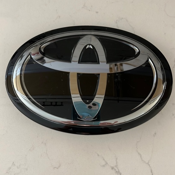 Genuine OEM Toyota | Car Audio, Video & GPS | Genuine Oem Toyota Front ...